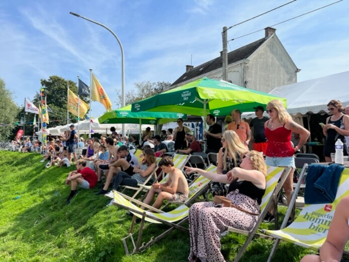 Kanoteams strijden op de Leie tijdens The Battle of Astene Sas | Deinze ...