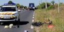 Gegrepen door truck op eerste dag reis | Foto | hln.be