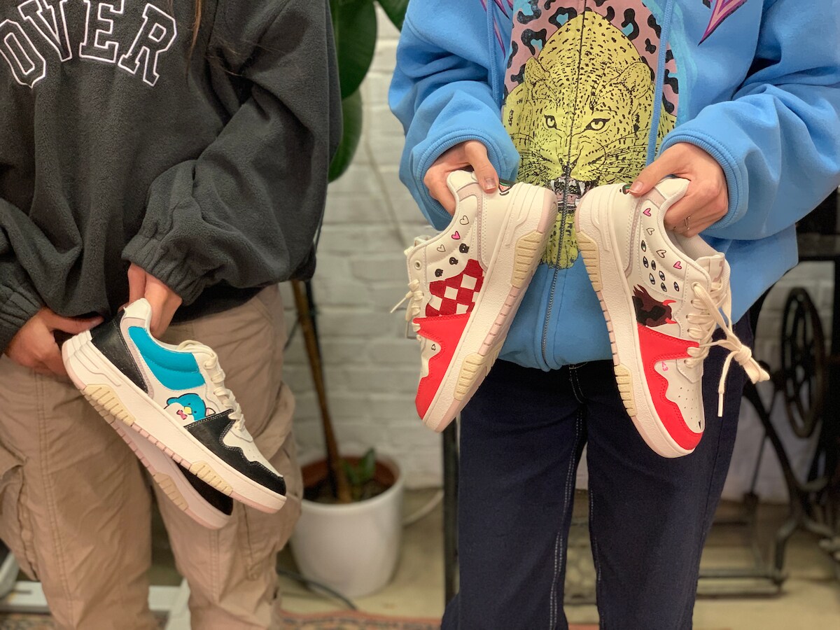 Klub Talent op bezoek bij Tazz Customs: “Jongeren leren sneakers pimpen ...