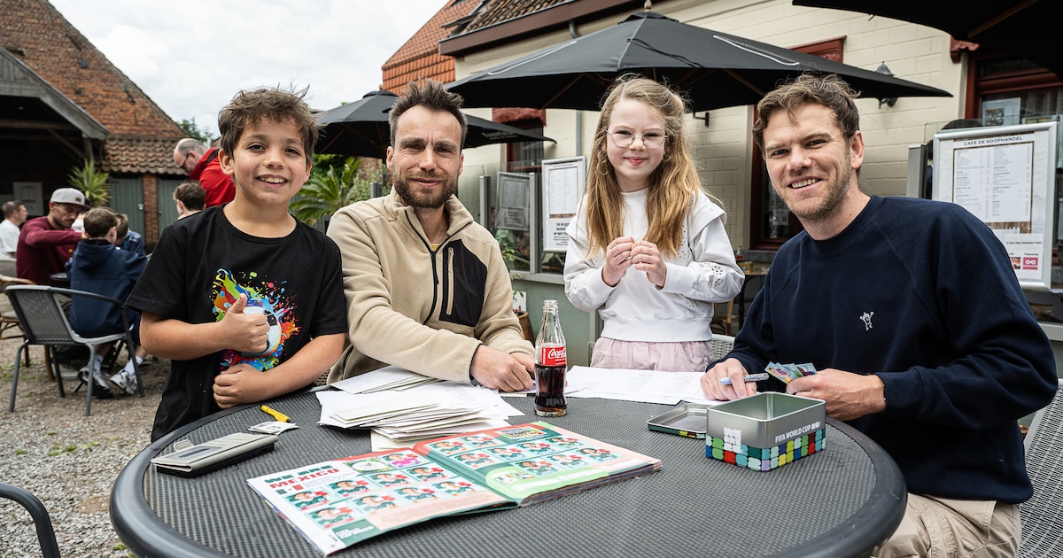 Panini-mania slaat toe in Boom: tientallen verzamelaars ruilen WK ...