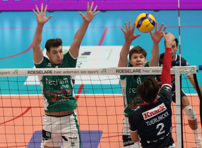 Michiel Fransen (Achel) maakte in Roeselare zijn debuut in de Liga A ...