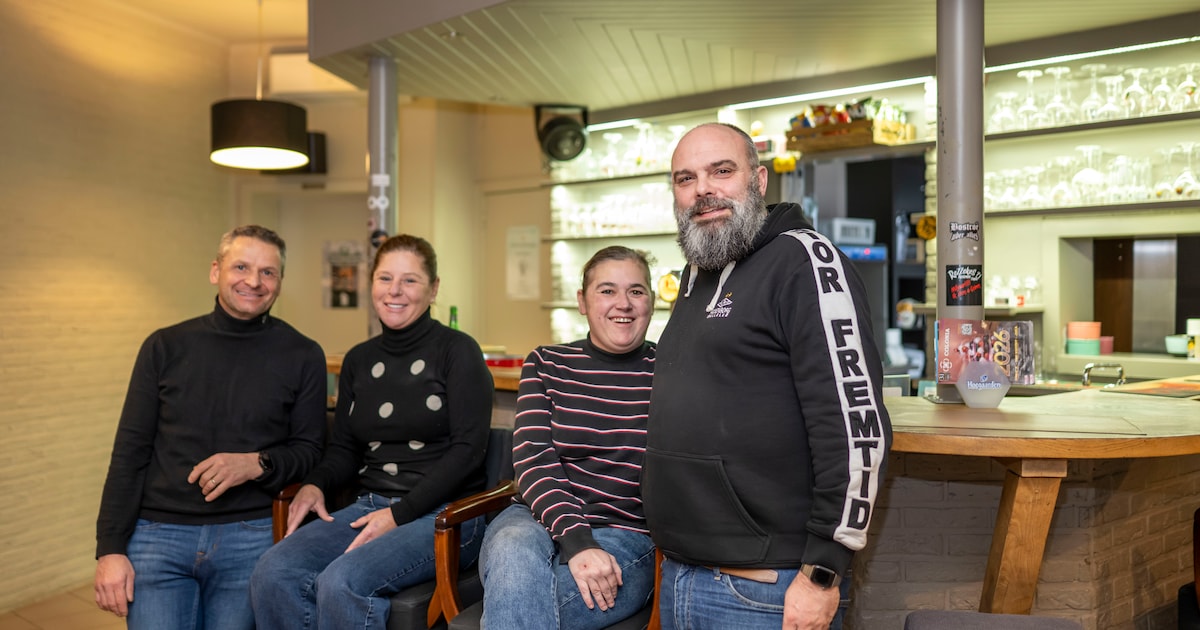 Café Ieder ’t Zijn wordt Den Bostroëneir: Sofi en Tim geven tapkraan in ...
