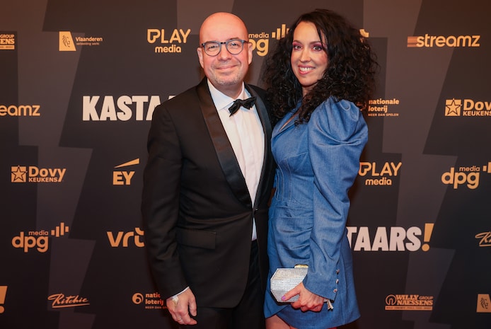 “Na het overlijden van mijn broer besef ik hoe fragiel het leven is”: immer vrolijke Anke ...