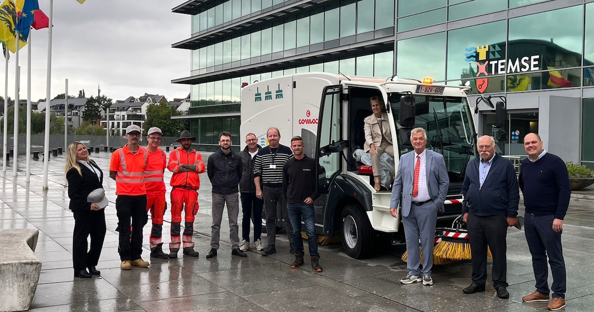 Nieuwe veegmachine verbruikt minder water en werkt efficiënter | Temse ...