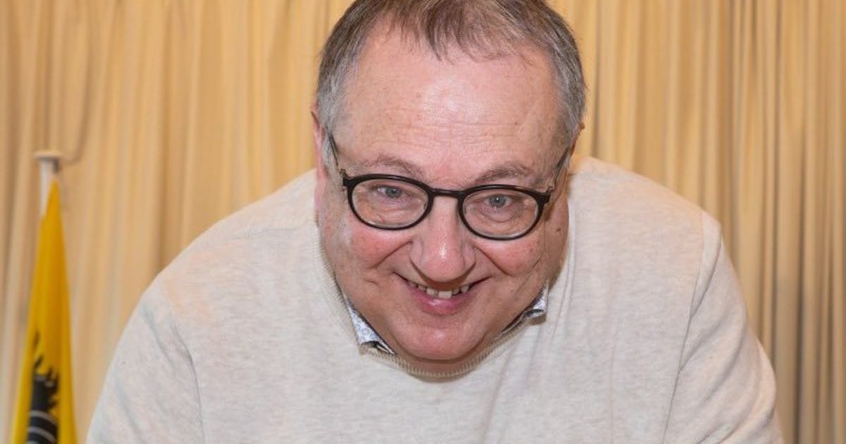 Koksijde huldigde gepensioneerde schooldirecteur Jan Andries | Koksijde ...