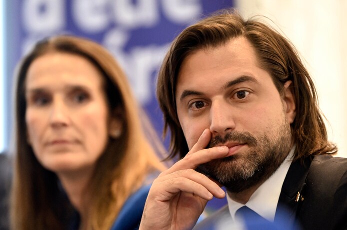 Bouchez blijft jaar langer MR-voorzitter, maar oud-premier Sophie ...