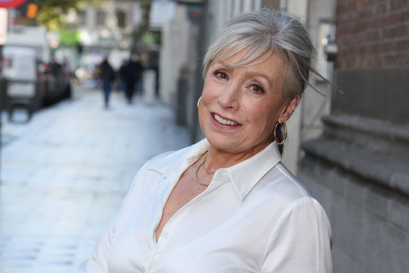 Na anderhalf jaar stilte maakt Greet Rouffaer comeback in theater: “Die ...