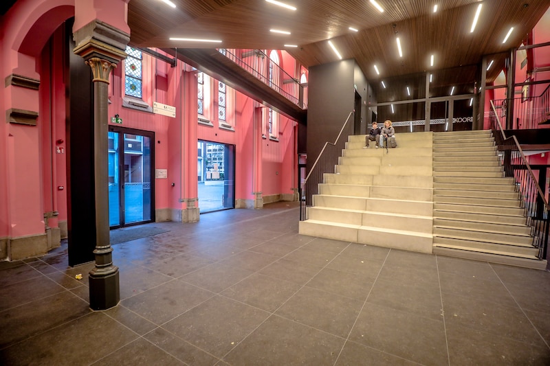 ‘Roze’ kapel van Middenschool Sint-Rembert in Torhout gaat weer open ...