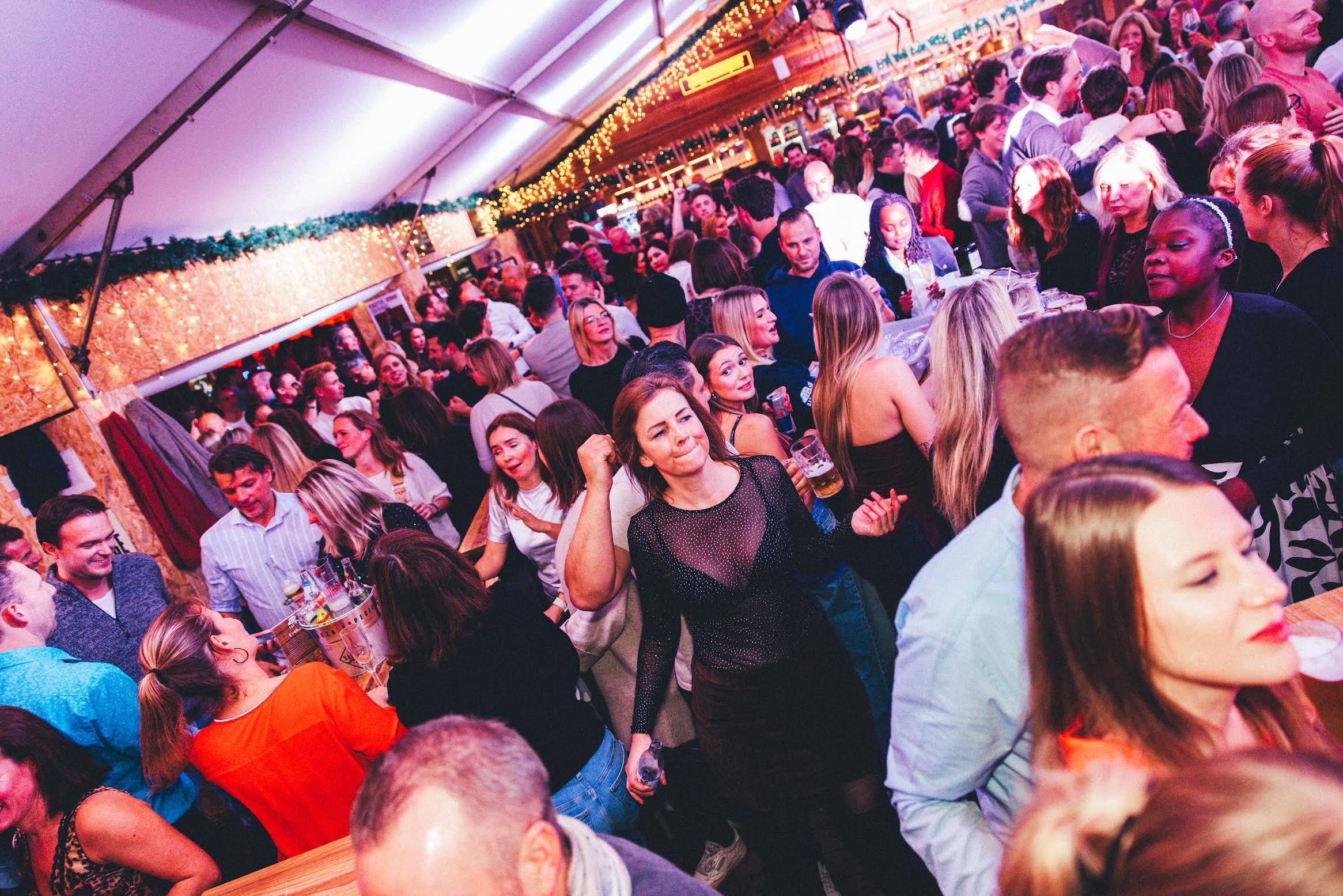 Seizoen voor Brasschaatse winterbar toch nog niet helemaal voorbij: Bar ...