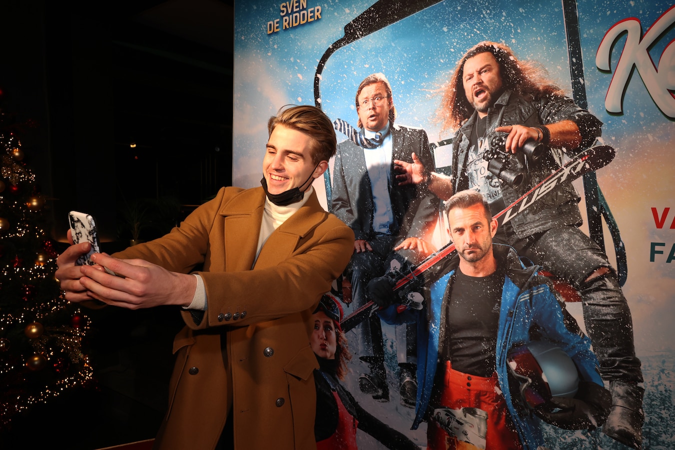 IN BEELD. Peter en Hanne uit Familie flirten op de planken in ...