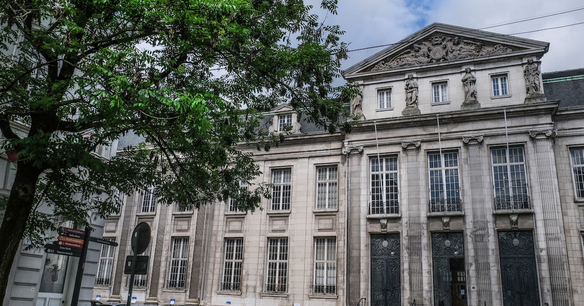 Trio terecht voor tiental diefstallen van materiaal bij Van Marcke en ...