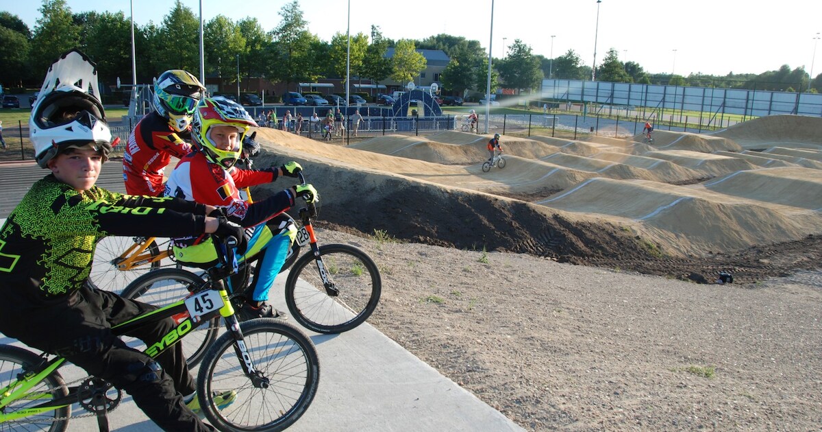 BMX-parcours en beachvolley- en tennisterreinen afgesloten tijdens ...