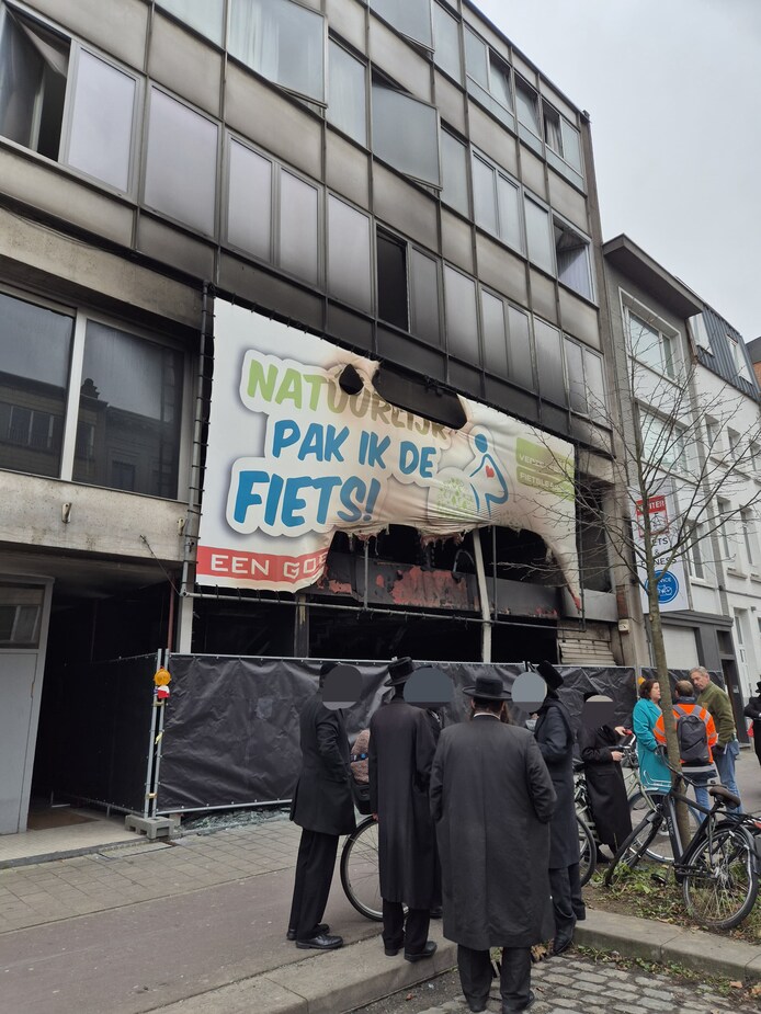 “Onze kinderen moesten naar school zonder propere kleren”: bewoners van ...