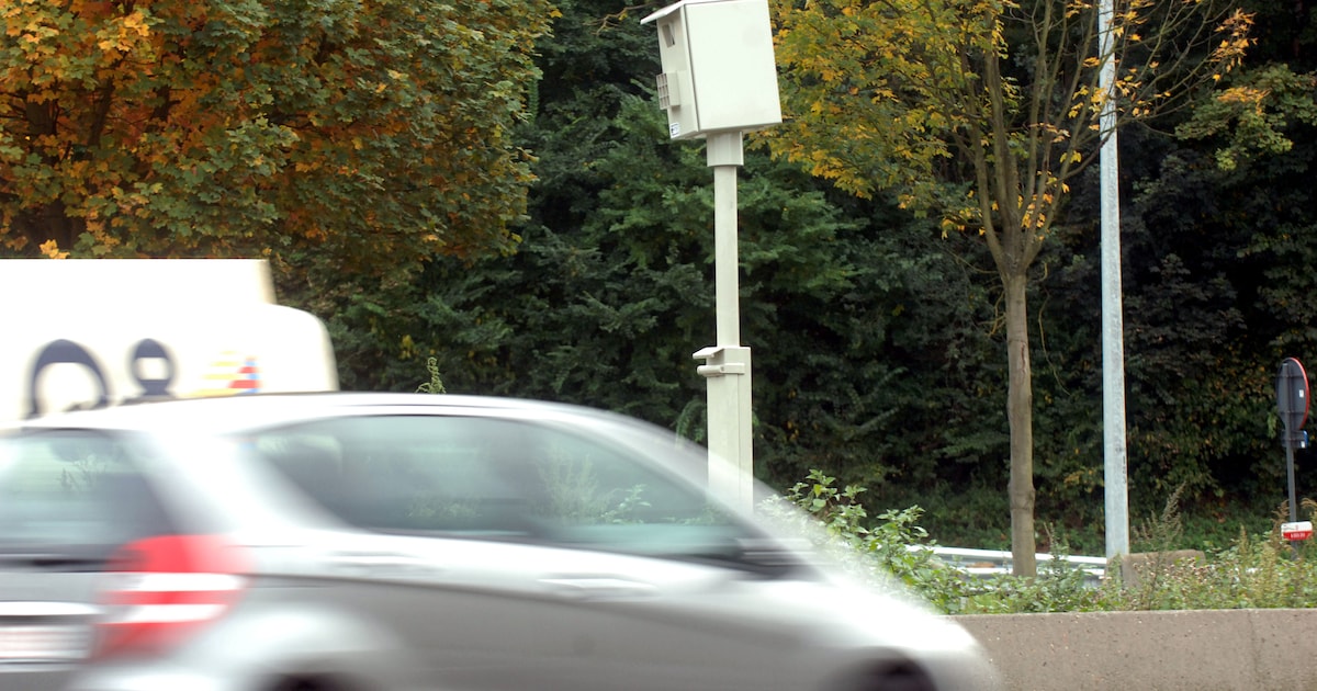 Bestuurder vlamt met 207 km/u over E40 in Melle en krijgt nu fikse ...