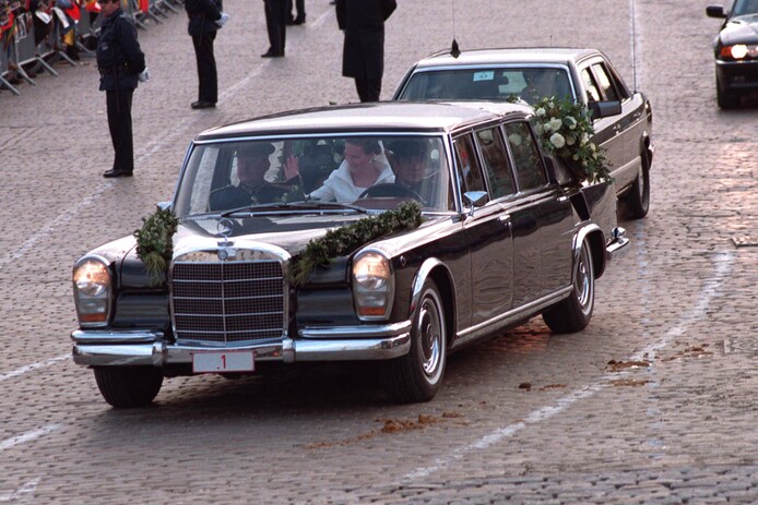 Een limousine uit 1969, een boeket van 8 kilo en 10.000 champagneglazen ...