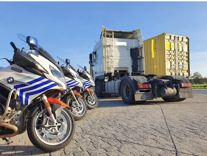 Politie deelt heel wat boetes en pv’s uit tijdens controle zwaar ...