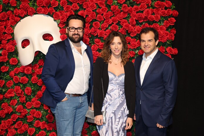 Ianthe Tavernier toont bolle buik op première ‘The Phantom of the Opera ...