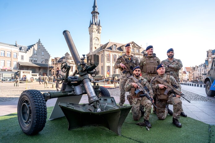 Bataljon Artillerie schenkt 2.300 euro aan 't Hofke en laat Lierenaars ...