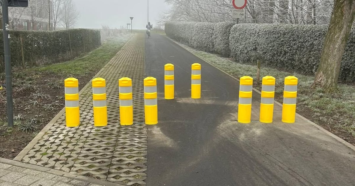 Proefopstelling met paaltjes om fietsers af te remmen | Bredene | HLN.be