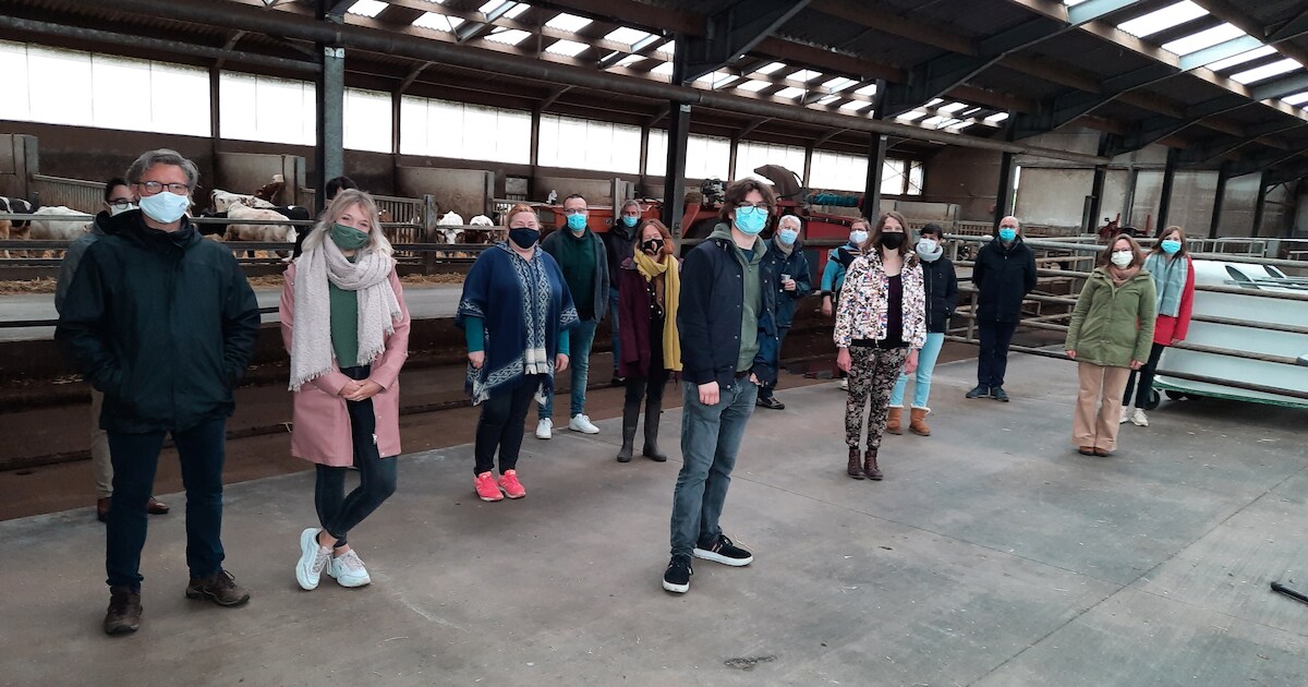 Theater VTV sluit seizoen af tussen de koeien en kijkt meteen naar de ...