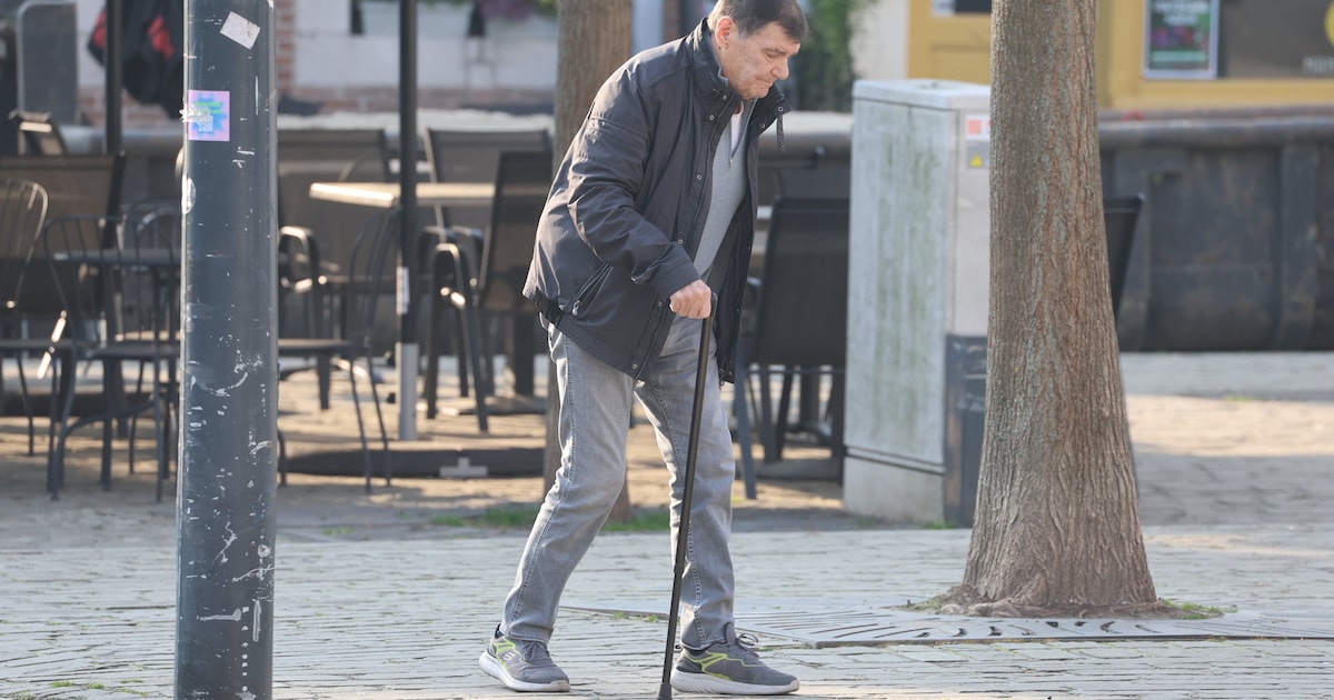 Ex-rijkswachter Willy Van Mechelen (82) in tranen op drugsproces Costa ...