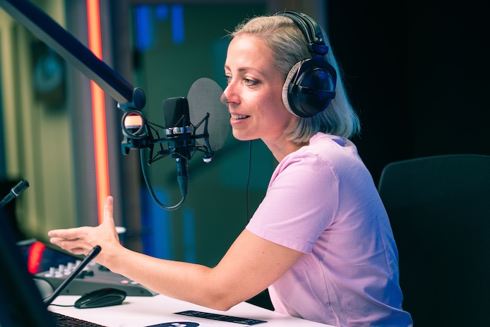 Radio 1-presentatrice Sofie Lemaire kondigt theatertournee aan: “Ga het ...
