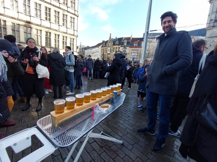 Veel strijkplanken en ééntje met suiker: 11.000 Gentenaars klinken na ...