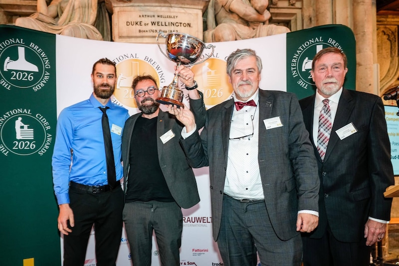 Brouwerij De Poes wint hoogste trofee op bierwedstrijd in Londen ...
