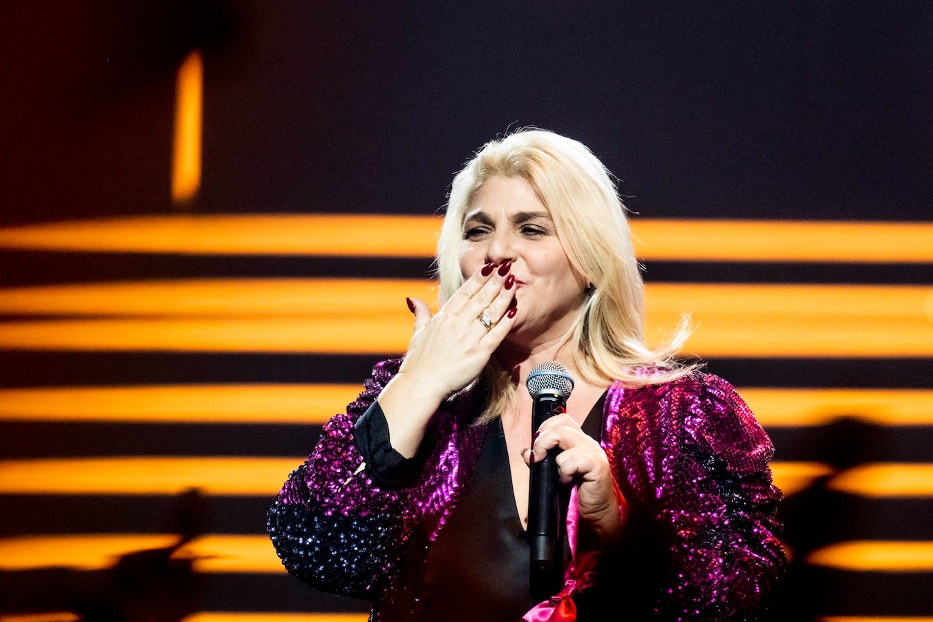 Dure rechtszaken, wurgcontracten en foutieve prijzen: zanger Christoff ...