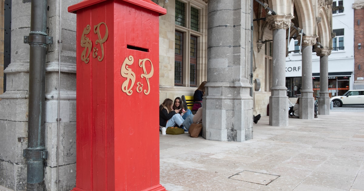Wie stopt een brief of tekening in de postbus van Sinterklaas ...