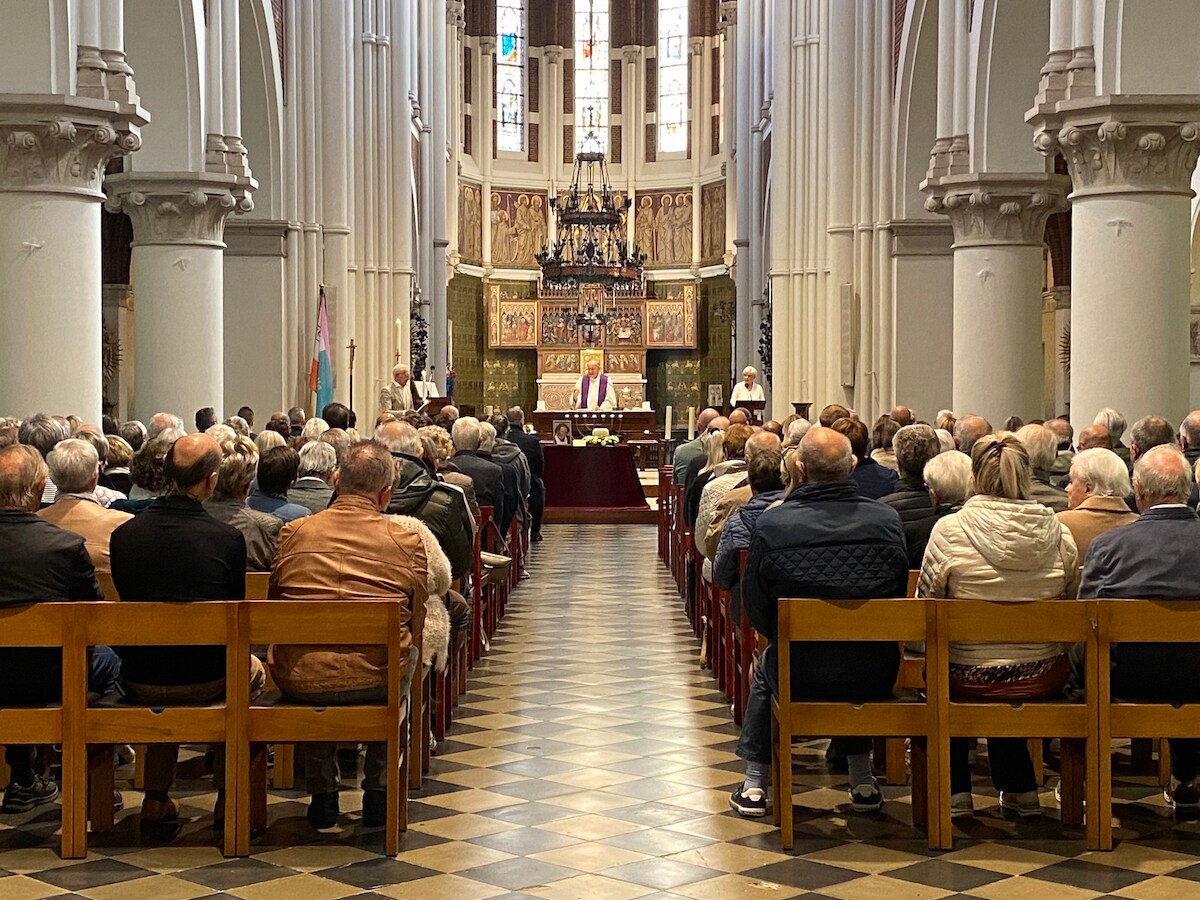 “Lydia was het luisterende oor van het dorpshart”: warm afscheid van ...