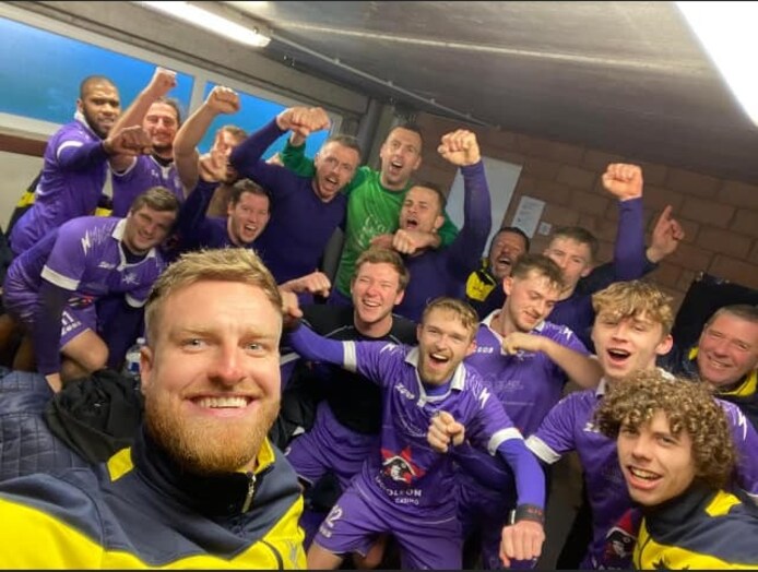 Jeffrey Schoolaert en Adinkerke komen op kop na krappe zege tegen ...