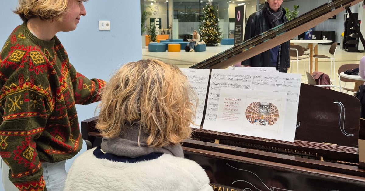 Pop-up-123-piano op HOGENT: “Binnenkort singalong, hopelijk met de hele ...