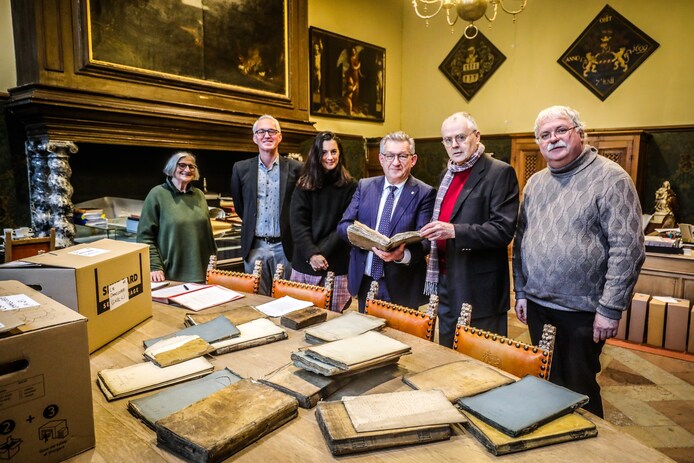 Brugge krijgt het familiearchief van voormalig schepen Alfred Ronse in ...