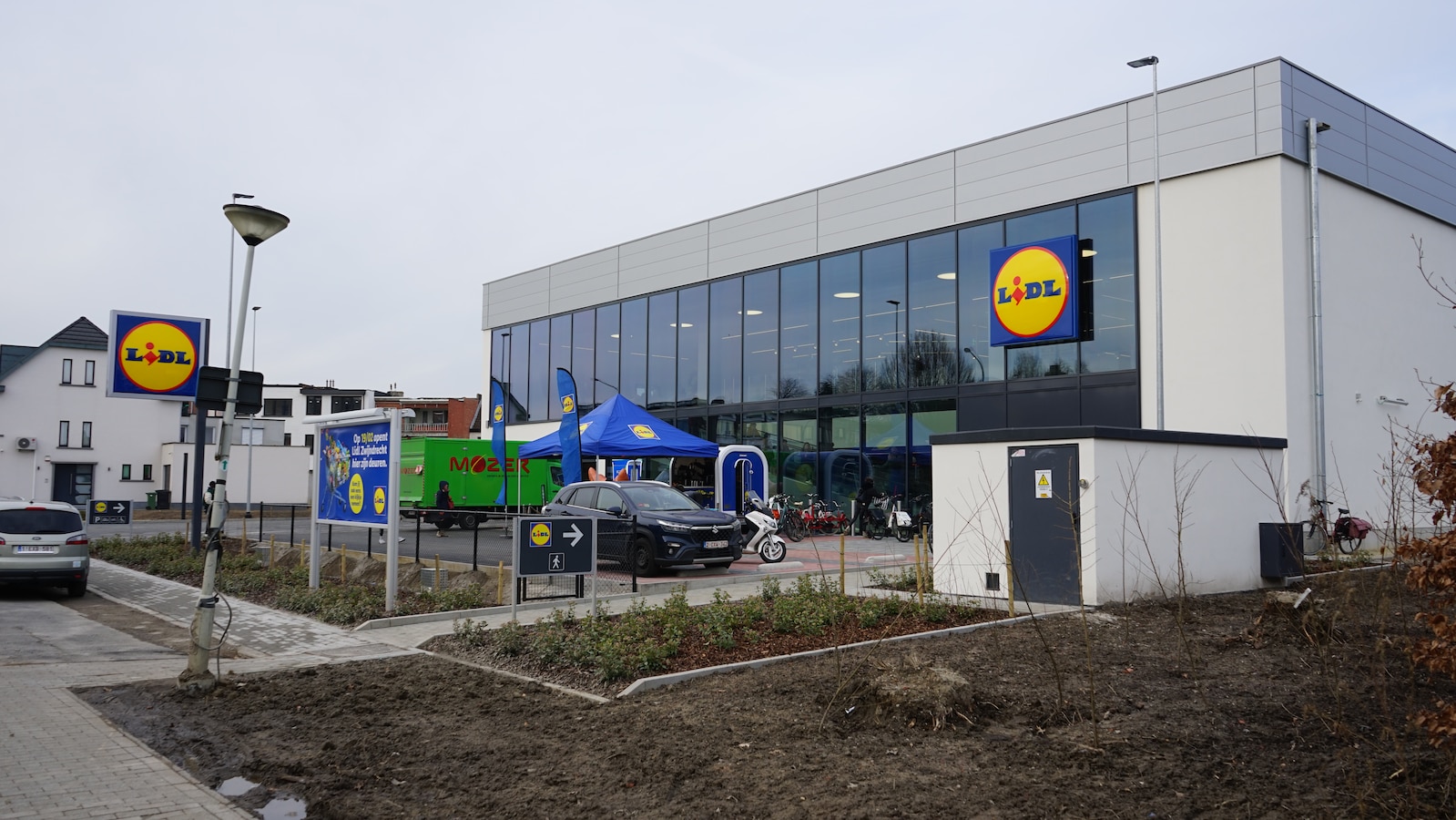 NET OPEN. Lidl bouwt supermarkt op palen om ruimte optimaal te benutten ...