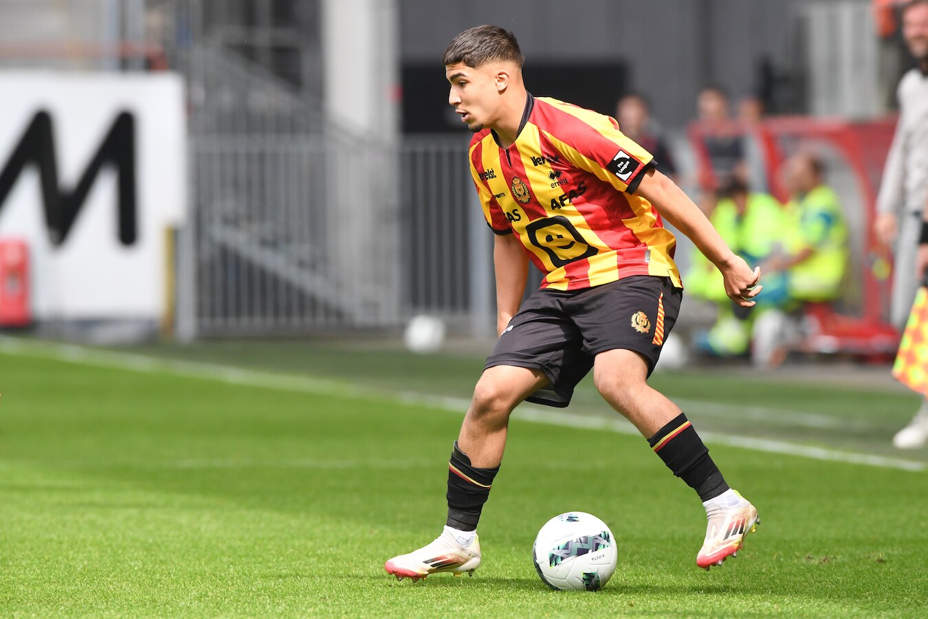“België is geen optie, Marokko is mijn land”: KV Mechelen-talent Moncef Zekri (17) over zijn ...