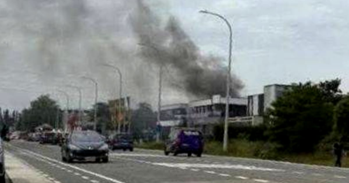 Uitslaande brand op terras van woning in Lochristi | Regio | HLN.be