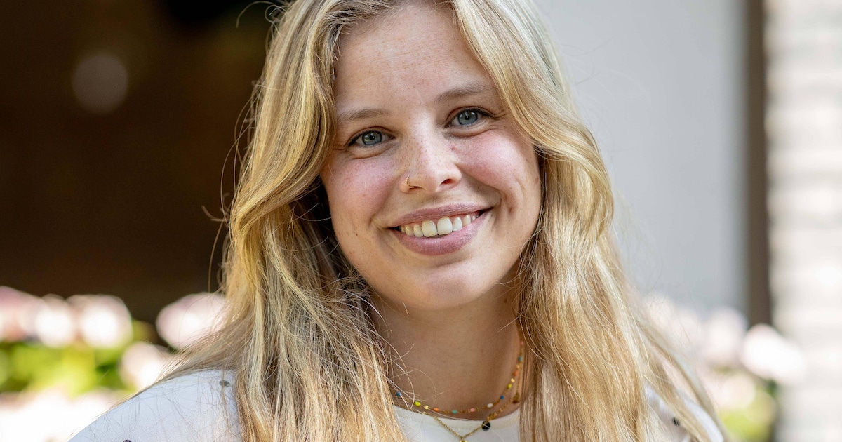 Lisa (28) studeert af als een van de eerste basisverpleegkundigen van ...