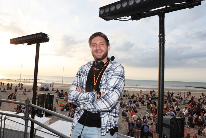 Publieksopwarmer Jarno Boone maakt acteerdebuut in ‘Dertigers’: “Maar ...
