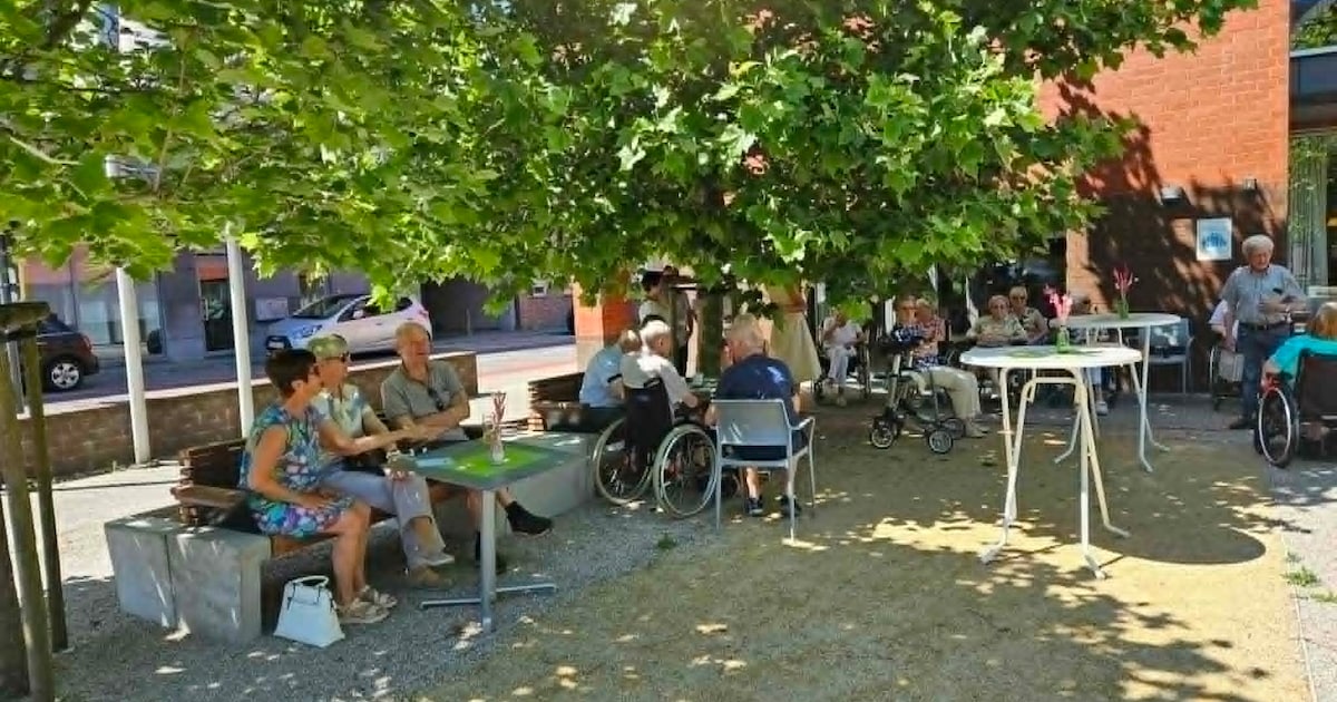 Babbelbanken moeten bewoners en buurt dichter bij elkaar brengen: “Een ...