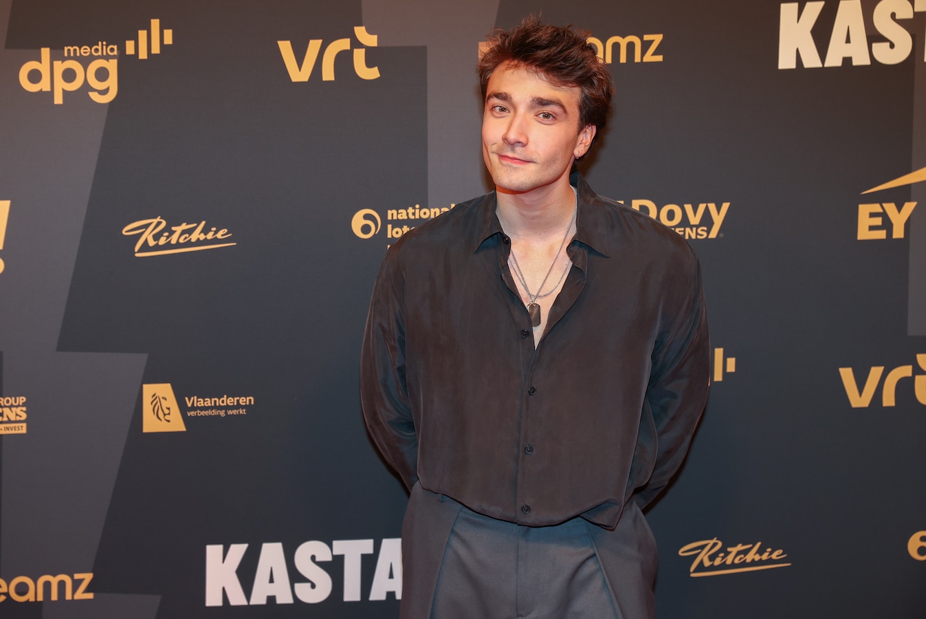 IN BEELD. Veel decolleté voor Zita Wauters en Siska Schoeters poseert ...