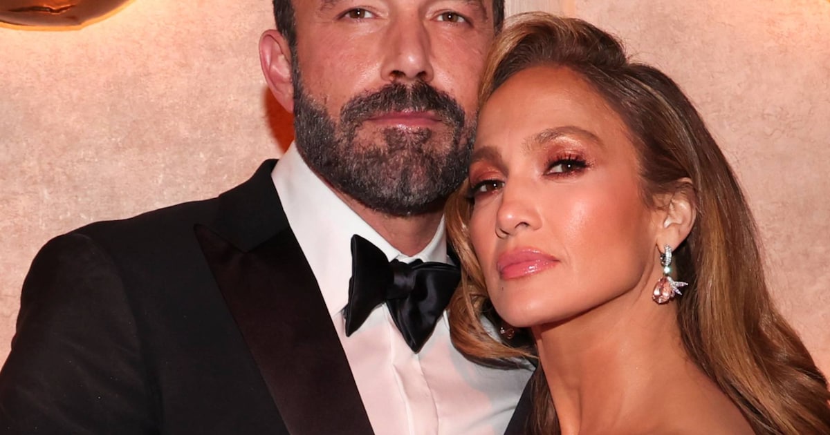 Terwijl Jennifer Lopez opnieuw in oorlog ligt met haar eerste ex-man ...