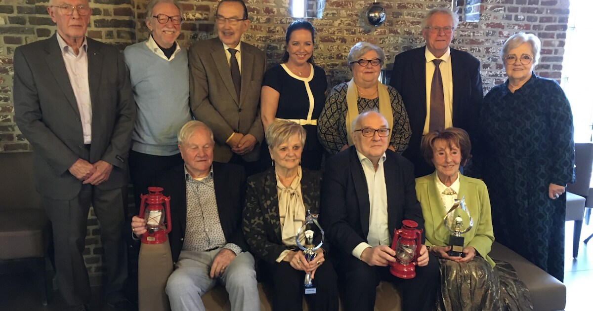 Vief klinkt op 2024 en viert kampioenen | Roeselare | HLN.be