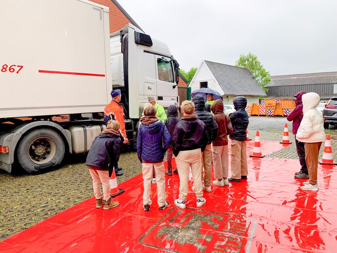 IN BEELD: Rotary leert scholieren tijdens veiligheidsdag gevaren zien ...