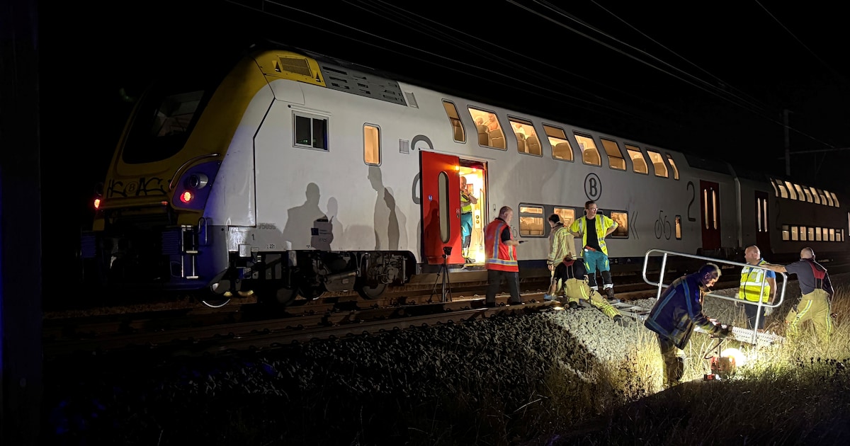 100-tal treinreizigers geëvacueerd na persoonsaanrijding in Uitkerke ...