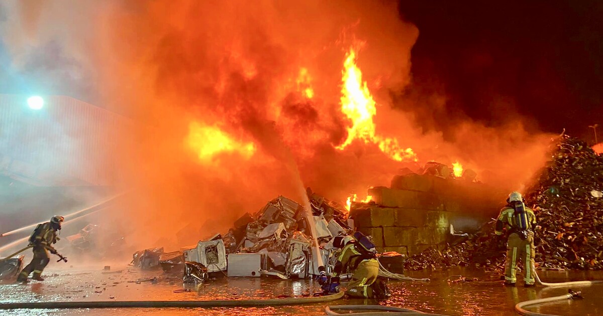 Enorme voorraad wasmachines in brand bij Galloo Recycling: indringende ...