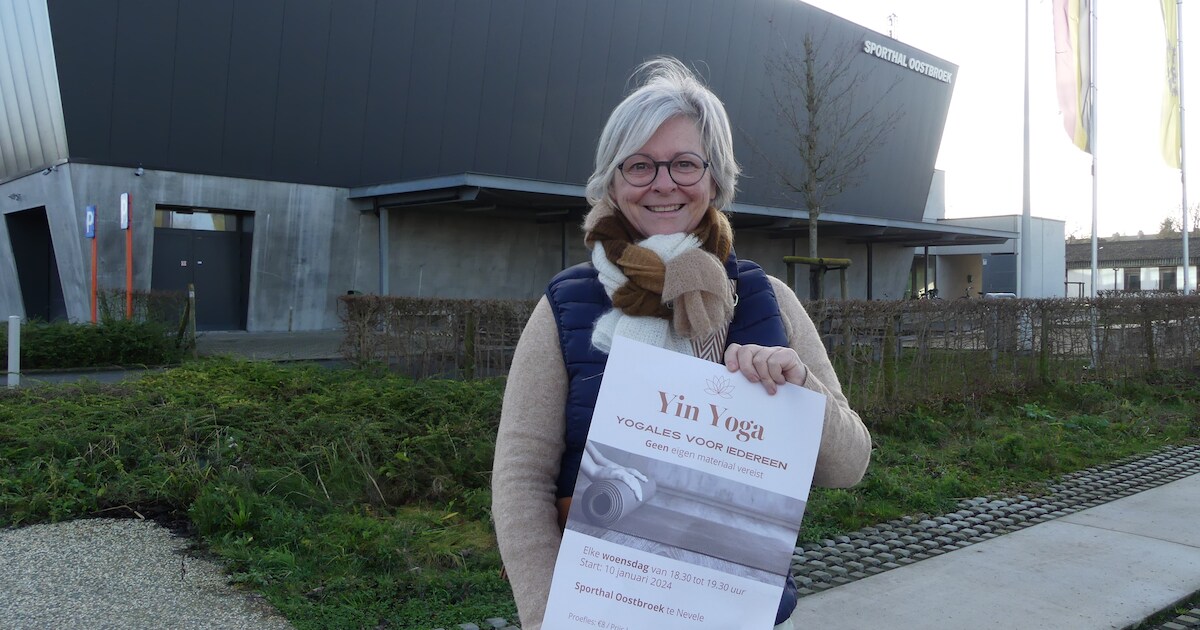 Katia introduceert yin yoga in sporthal Oostbroek: “Iedereen welkom om ...