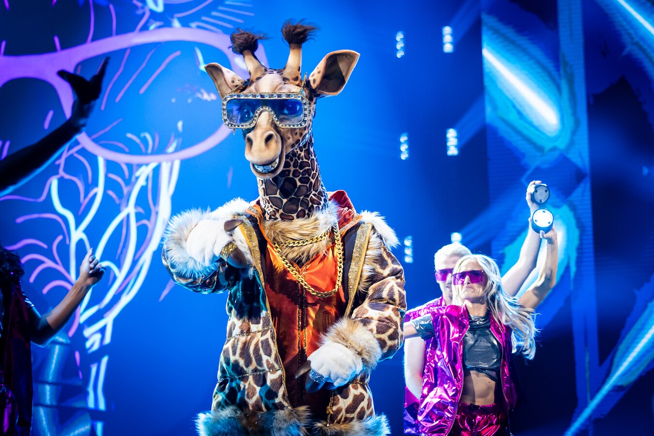 Werd Zeeduivel verraden door een datum en in welk pak zit James Cooke? Onze man speurt mee naar ...