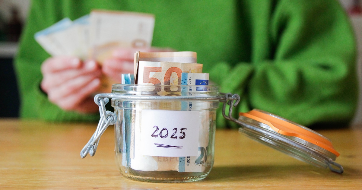 Waarom je je spaargeld best aan het begin van de maand opzijzet: 4 tips ...