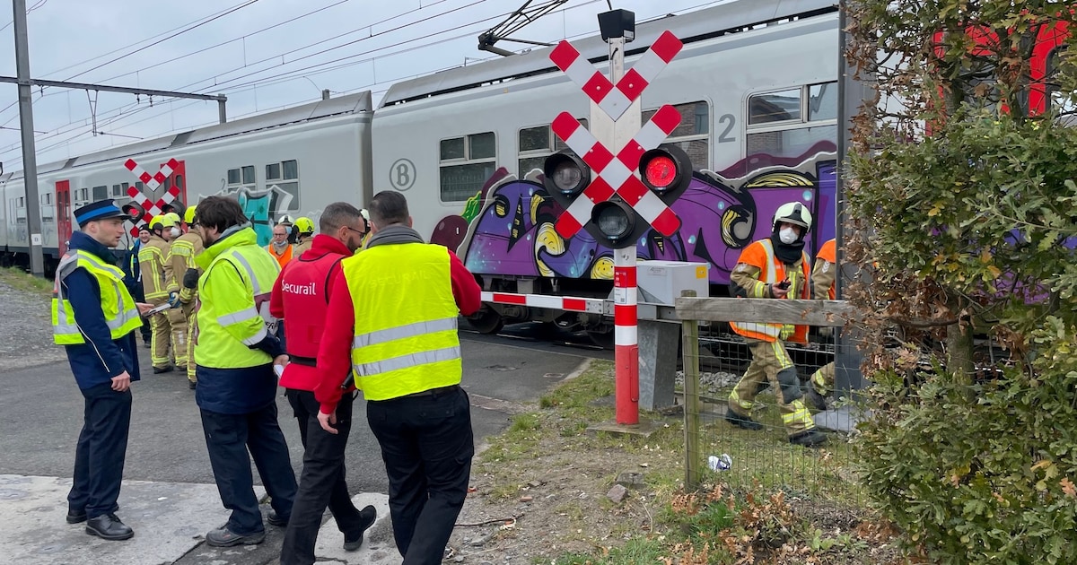 Doorgereden aan overweg, ondanks rode lichten en belsignaal: “De ...